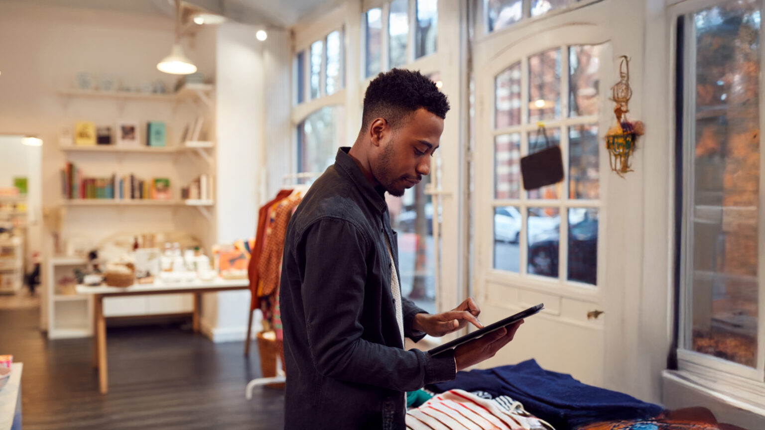 5 Reasons to Monitor Your Business Credit